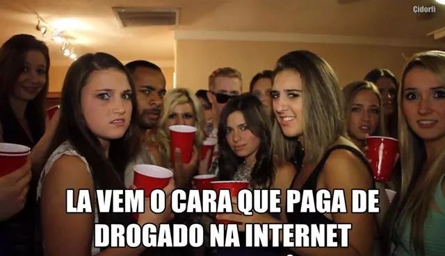 definitivamente sou eu o drogado que se paga de doge no memedroid ...