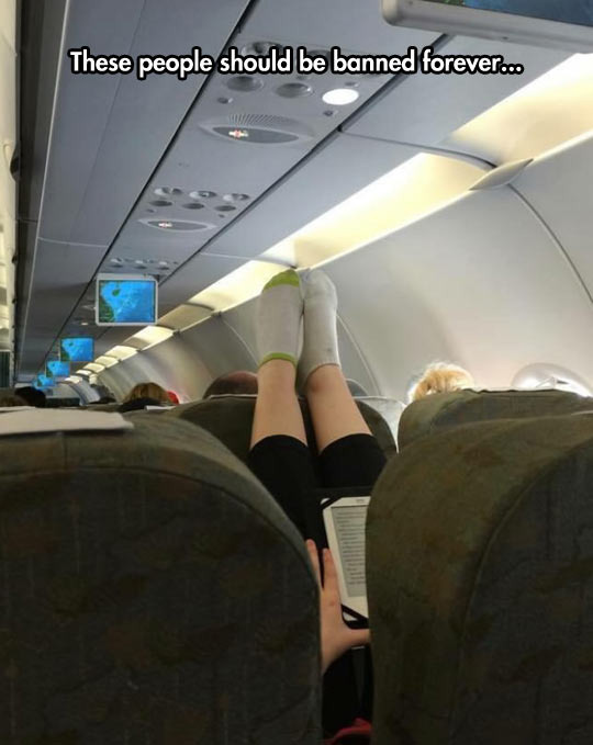 They're not even the right pair - Meme by bryanlobo :) Memedroid