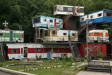 Redneck condos - Meme subido por Lone_wolf69 :) Memedroid