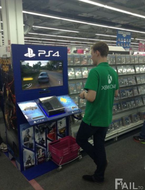Xbox vs ps4 - Meme by LucaProGamer :) Memedroid