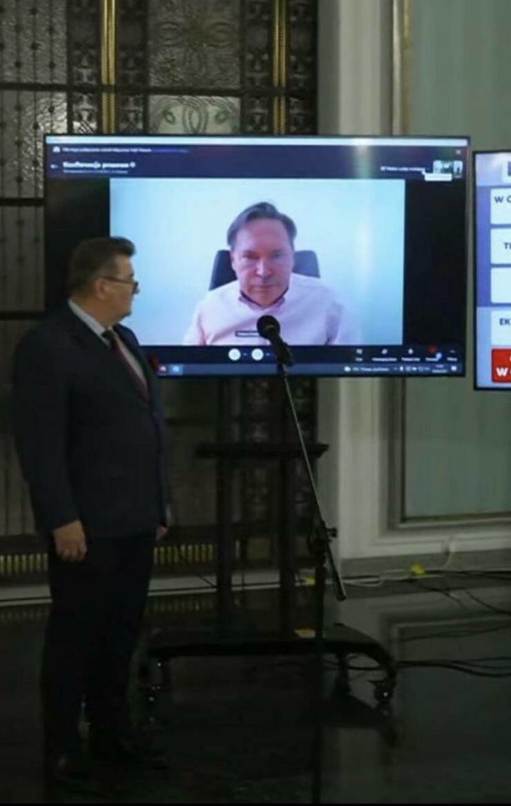 Insert mic - Meme by spongebob666 :) Memedroid