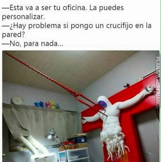 Un pequeño crucifijo nada mas - Meme subido por aldo.chala :) Memedroid